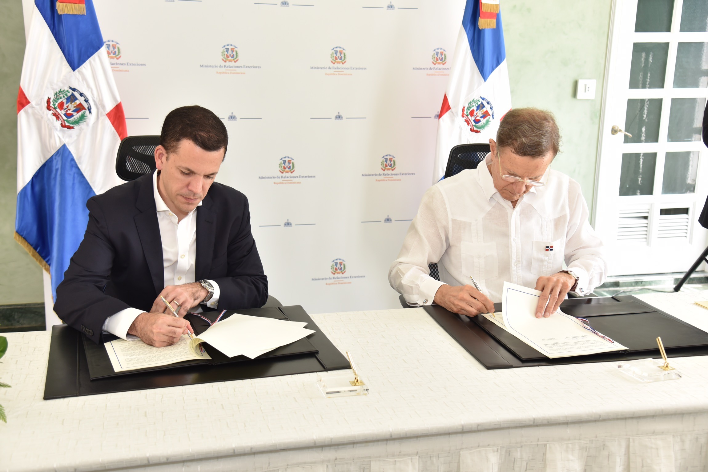 MIREX firma acuerdo con Intrant para facilitar la movilidad de sus ...