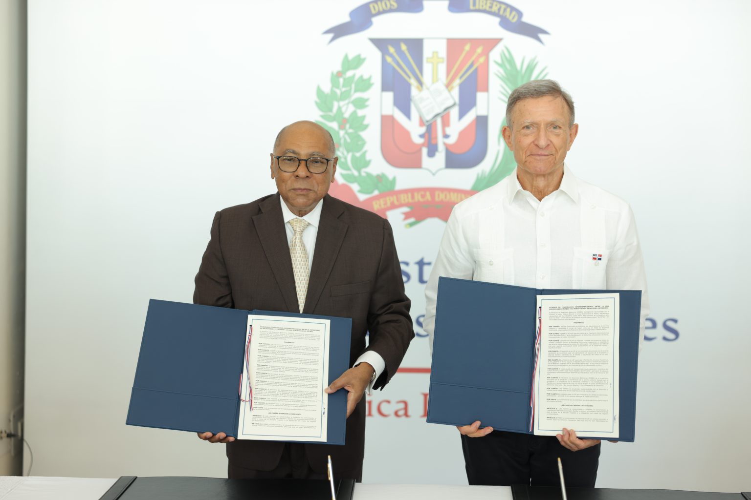 MIREX y la Liga Dominicana de Fútbol firman acuerdo de cooperación para ...